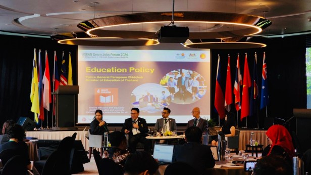 รองปลัด ศธ. “พิเชฐ” นำเสนอ “เรียนดี มีความสุข” ในการประชุม ASEAN Green ...